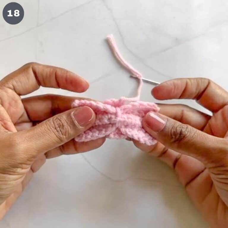 How to Crochet a Bow (for Beginners) | The Pink Craft Box
